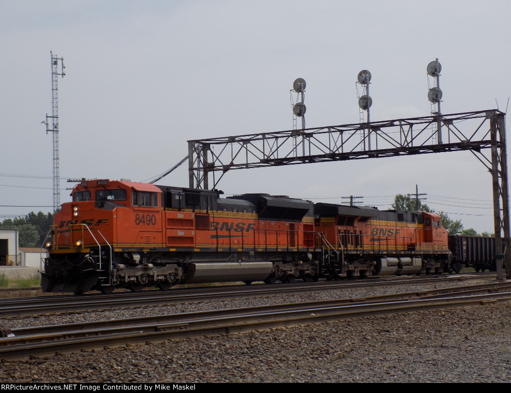 BNSF 8490